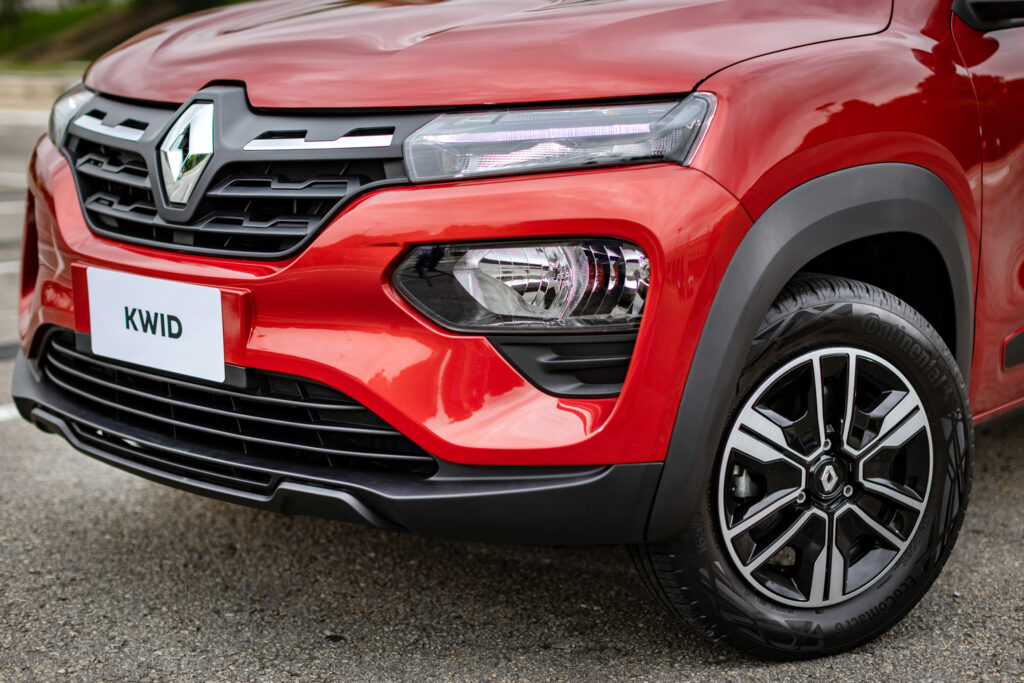 Novo Renault Kwid 2023 Sai De F brica Com Pneus EcoContact 6 54 PSI